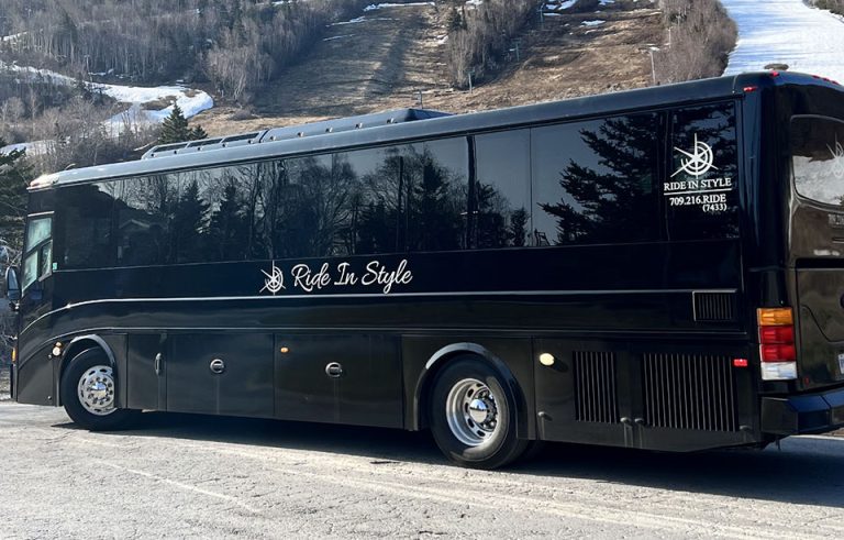 Freightliner Coach - Ride In Style